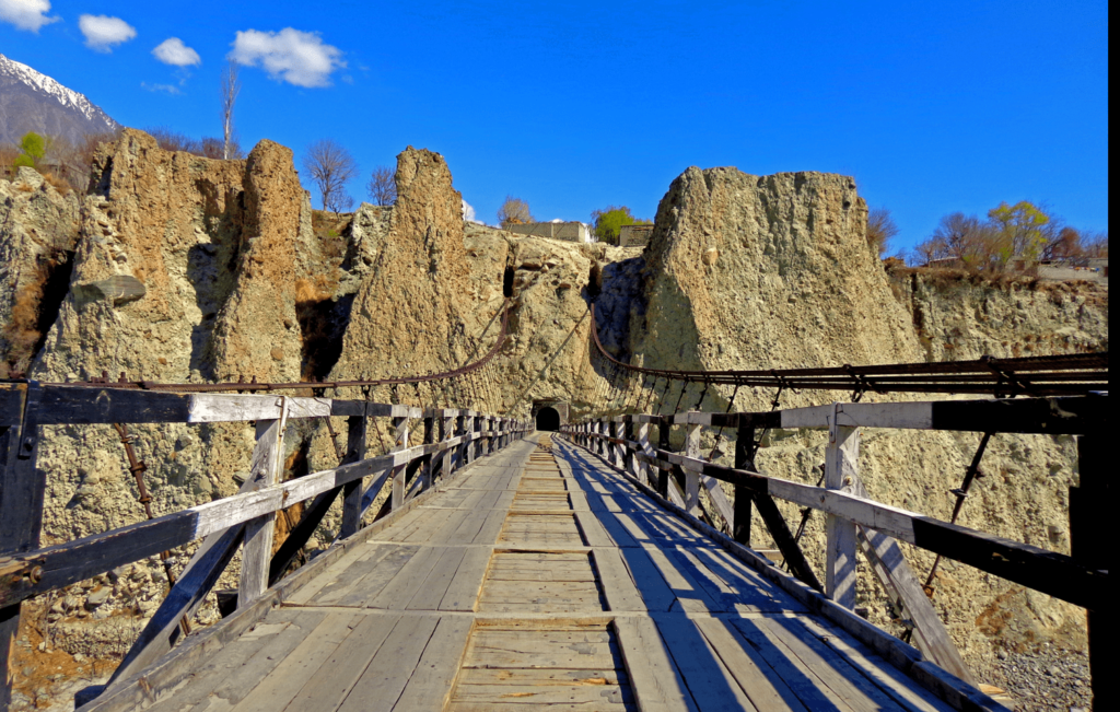 Gilgit Valley: The Capital Of Gilgit Baltistan - Northern Discover